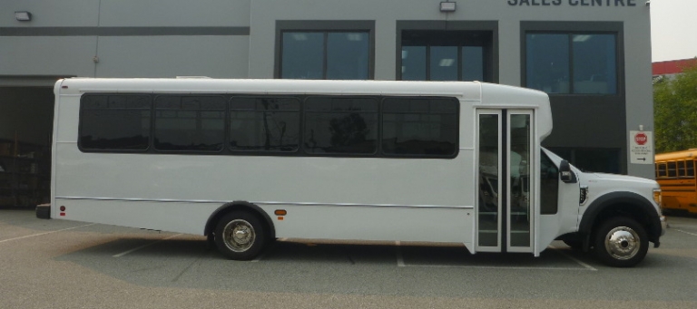 2023 Ford F550 4x4 Eldorado Advantage XL Tour/Shuttle Bus - Dynamic ...